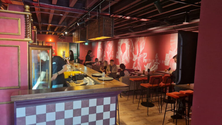 Kunstdoolhof Doloris Anoma Maze Utrecht ; een totaal nieuwe ervaring ...